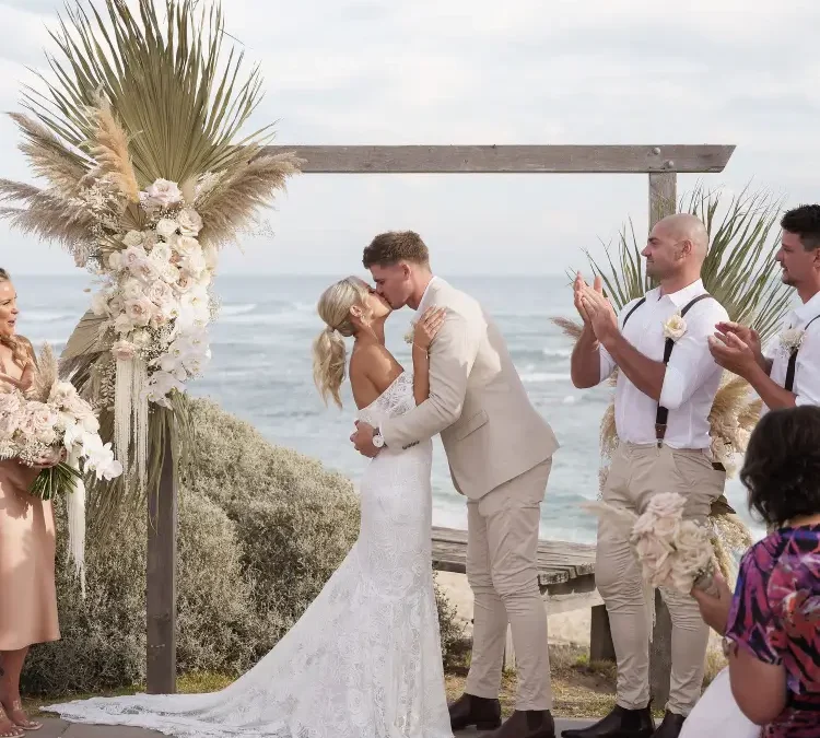 outdoor wedding venue in melbourne ky with breathtaking riverfront ...