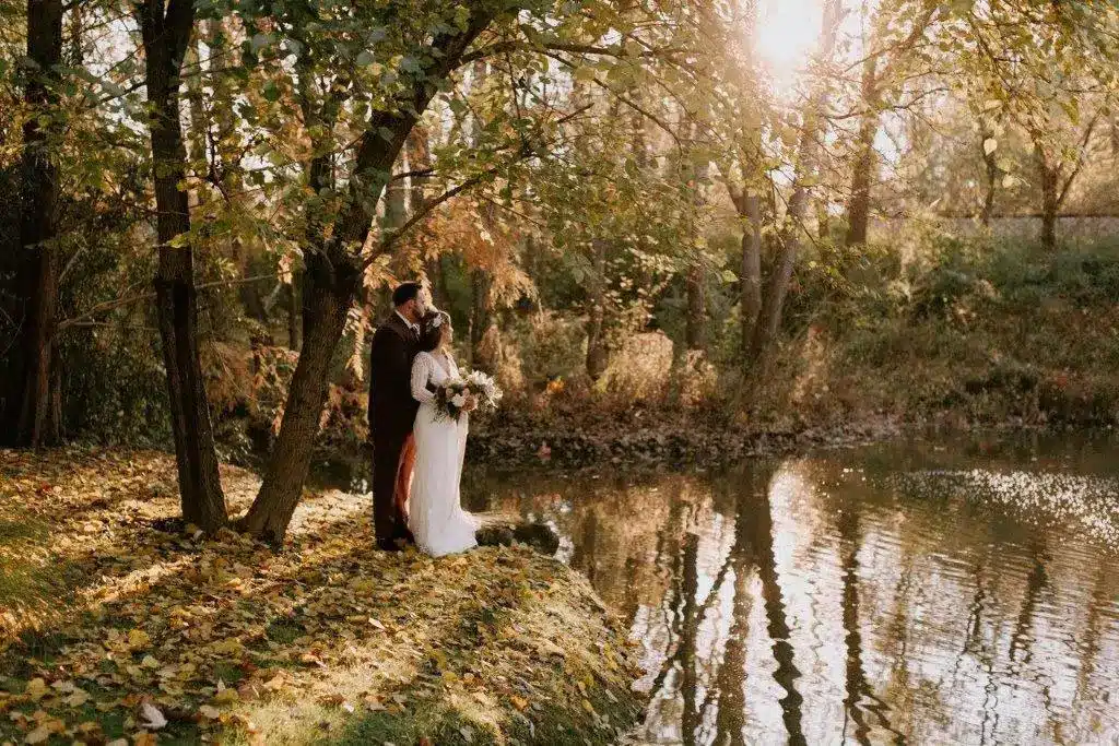 serene outdoor wedding venue for melbourne ky nestled along the ohio ...